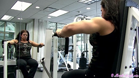 MuscleAngels - Photos and Videos of the Most Muscular Women in the World